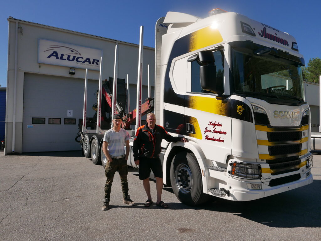 Alucarin rakentama auto: Kuljetus Jari Auvinen - Alucar