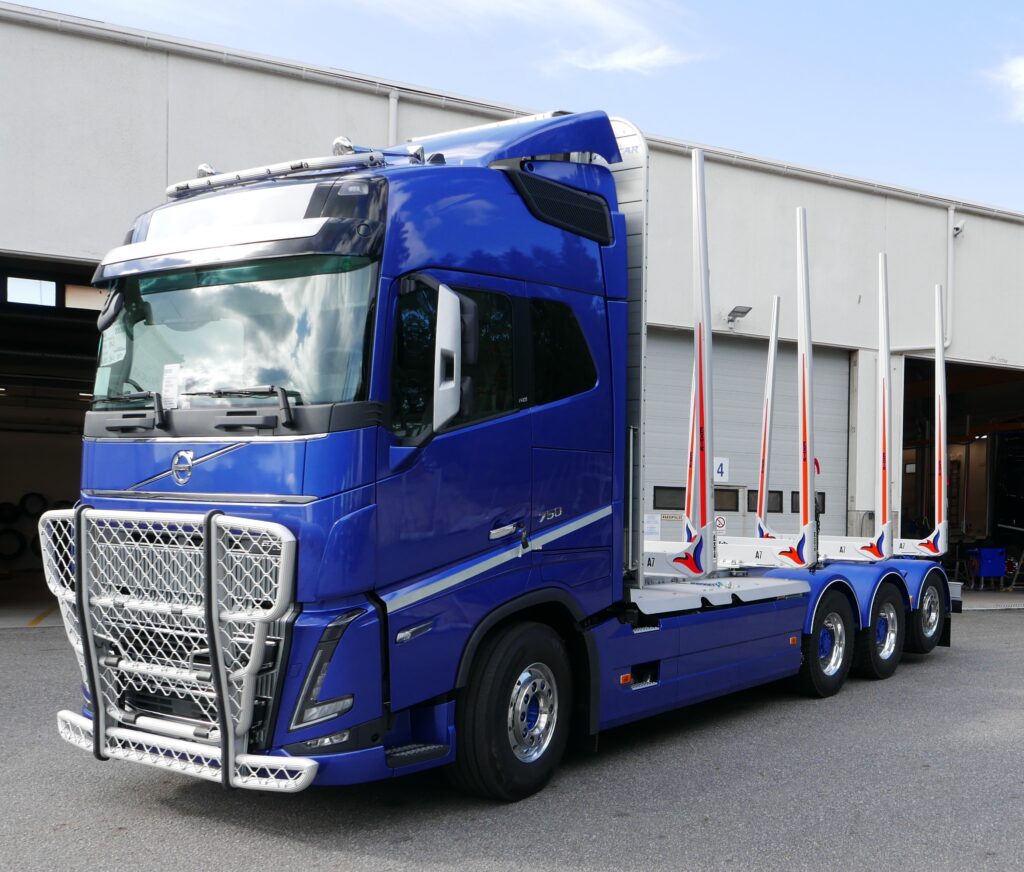 Alucarin rakentama auto: Kuljetus S. Simpanen Oy - Alucar