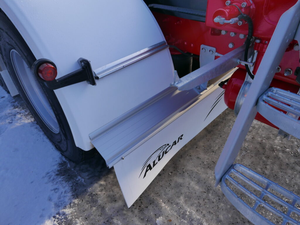 Roiskeläppä, Alucar, 2400x380mm täyslev, valkoinen - Alucar